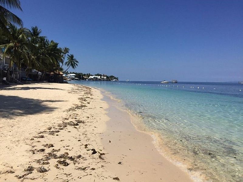 LOOK: Cebu beaches quiet on Easter Sunday