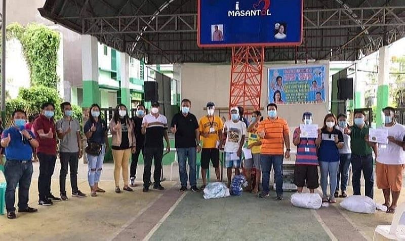 Masantol folks get fishing gears