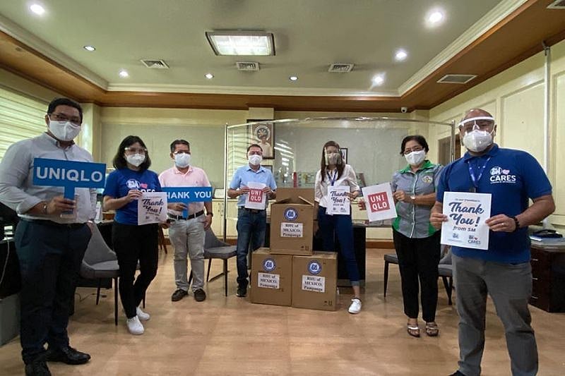 Uniqlo, SM Foundation donate face masks to frontliners