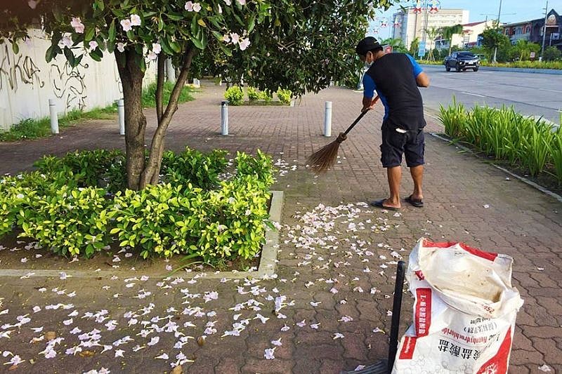 16 violators render community service