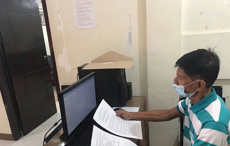 San Fernando LGU installs computers in barangay halls