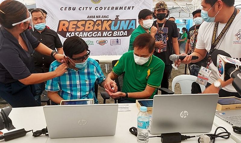 Covid-19 jabs for BHWs delayed as VM doesn't like vaccination site