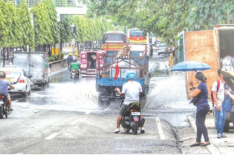 Swamp Mambaling underpass causes jam in Cebu City south