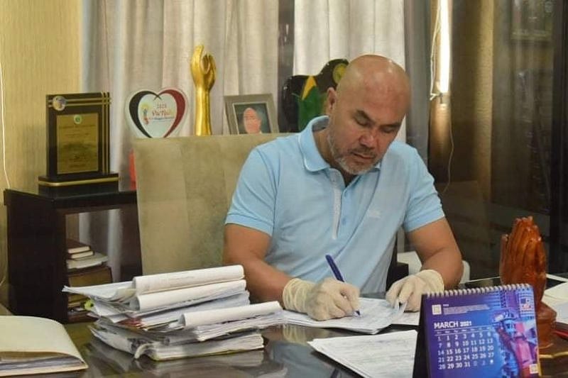 Mabalacat mayor back in action