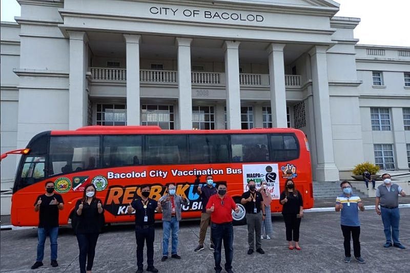 Bacolod launches 2nd 'VAX-i' bus in partnership with Vallacar Transit