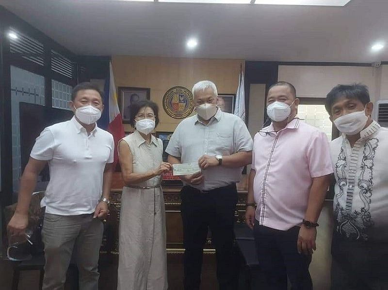 Kuliat Foundation gets P500,000 aid from Angeles local government