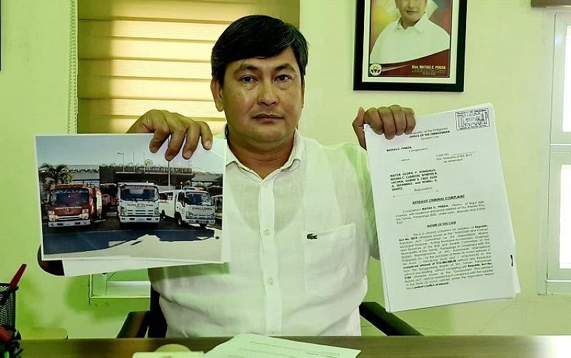 Sto. Tomas mayor, 5 others face raps