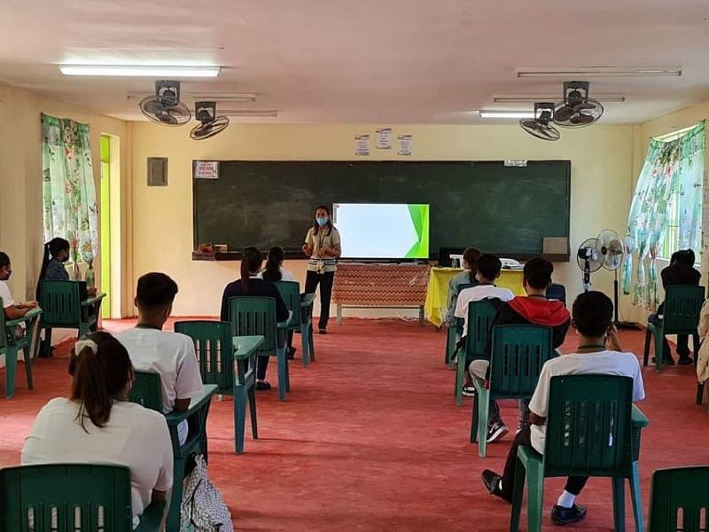 DepEd-Bacolod upbeat to open F2F classes for other grade levels