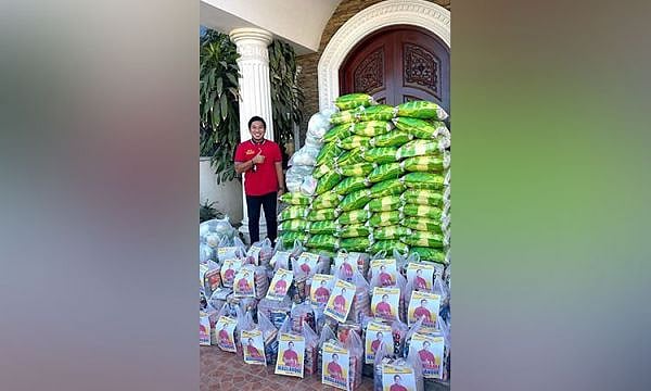 Aspiring Candaba councilor helps Covid-19 patients