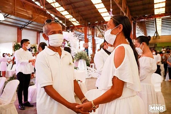 71-anyos, 64-anyos magtiayon apil sa 'Kasalan ng Bayan'
