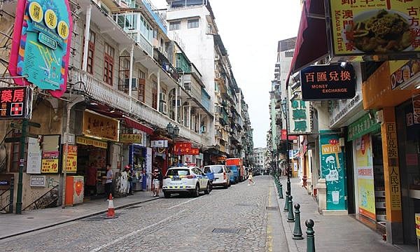 Beyond Macau's new and Miu