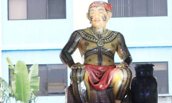 Bigger Lapulapu statue, Humabon marker in Cebu