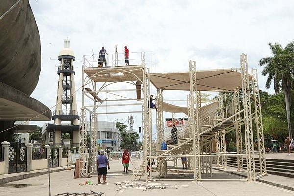 Backpack, dyaket gidid-an sa mga kalihukan sa simbahan sa Kwaresma