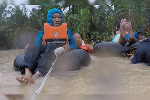 Pope Francis offers prayers for, solidarity with 'Agaton' victims