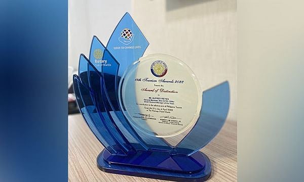 bai Hotel Cebu's Alfred Reyes awarded as Hotel GM of the Year