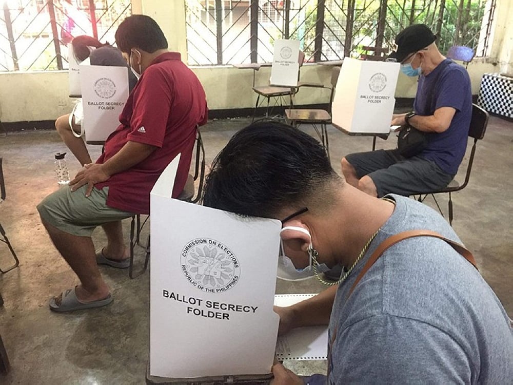 Voting starts early in first PH election amid Covid pandemic