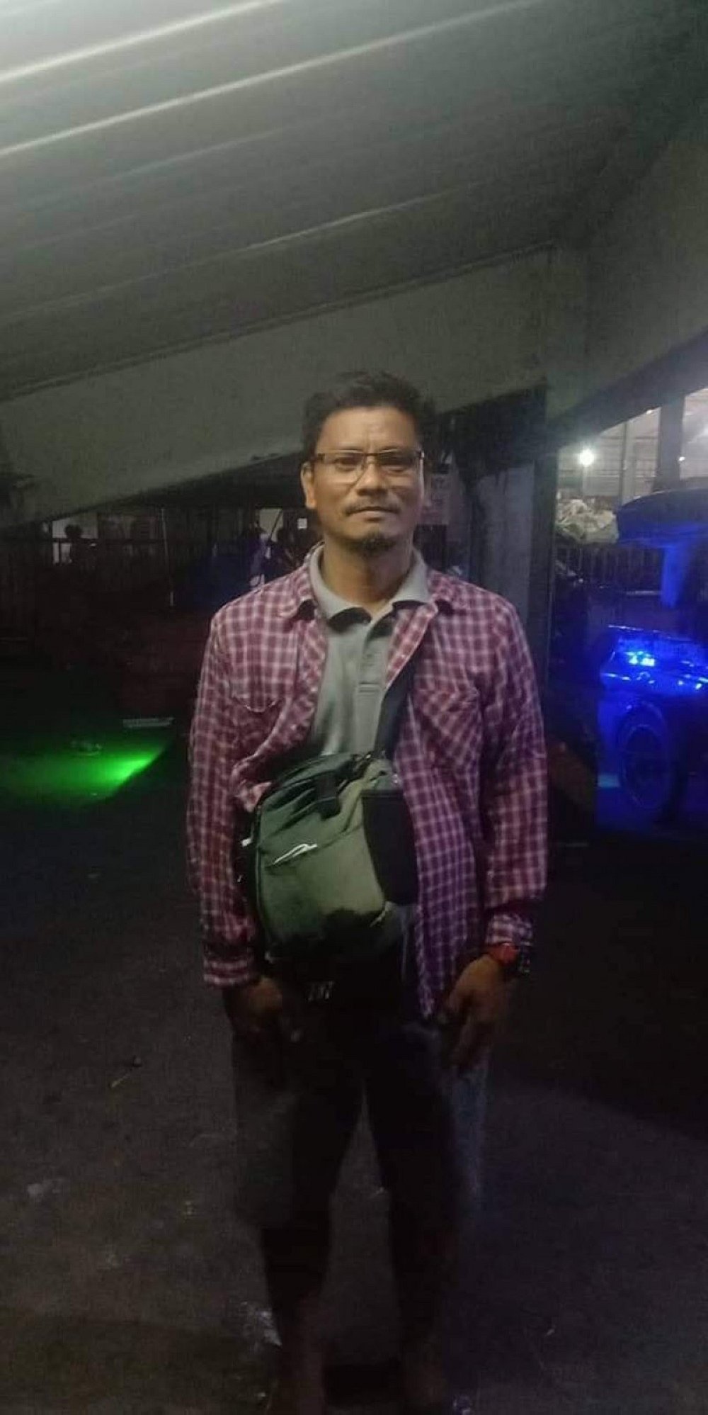 Samsam Gullas praises tricycle driver who returned check, gives him reward