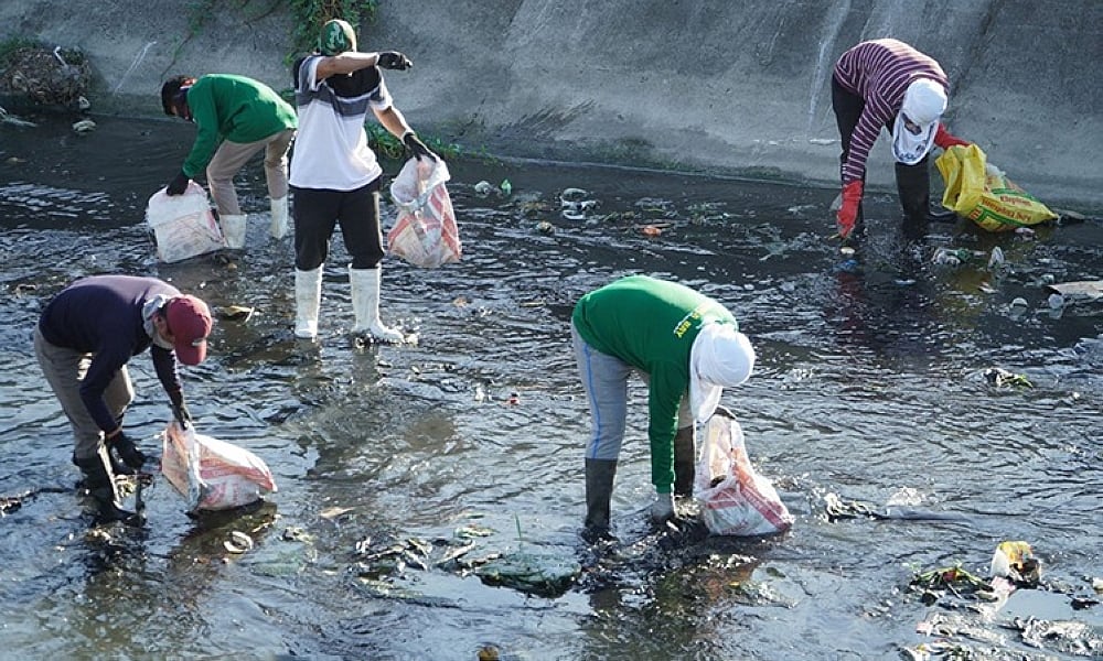 Penro-Pampanga leads clean up drives for environment month