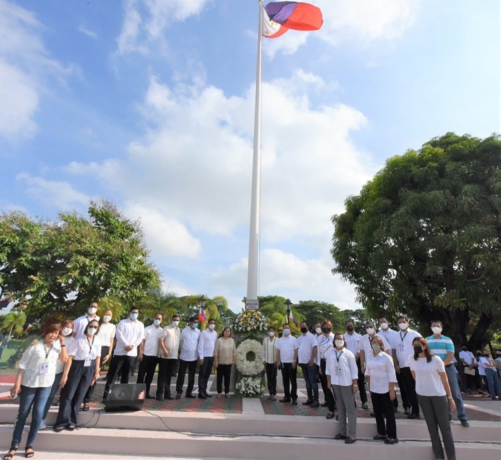 Frontliners hailed as modern day heroes