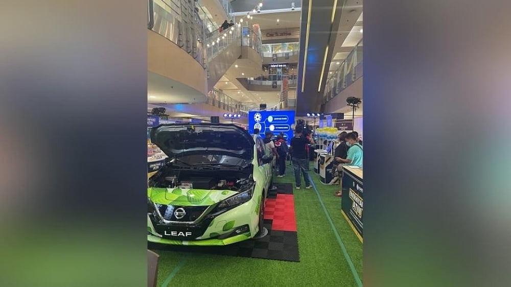 Michael Goho introduces Nissans The Blue Switch initiative