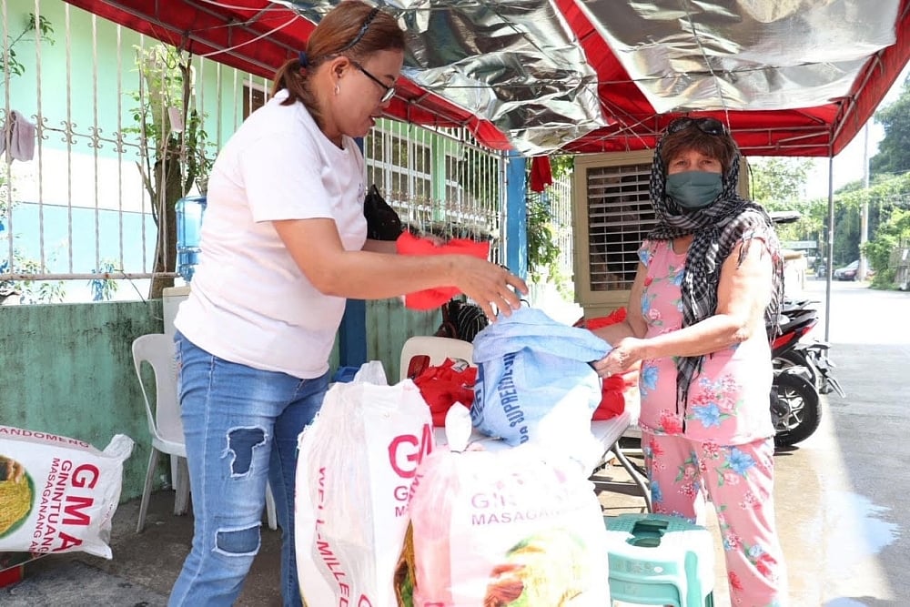 Angeles City opens plastic-to-rice redemption booth