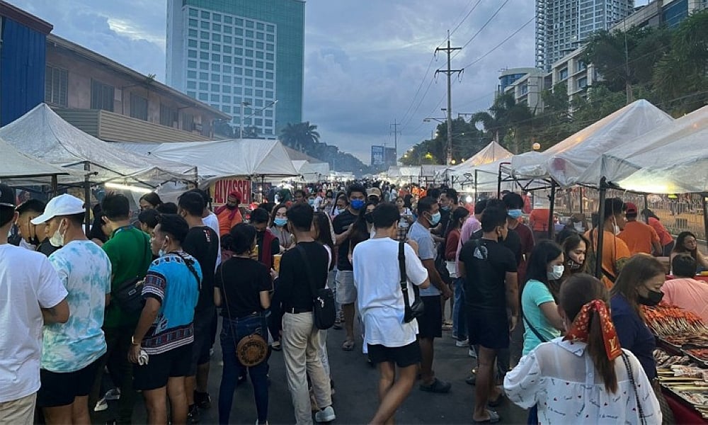 City eyes to expand Roxas Night Market