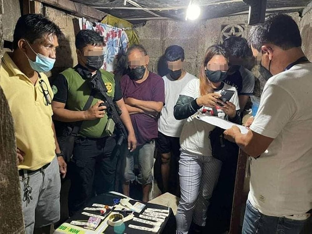 PDEA raids drug den in Barangay Luz, nabs 3 persons
