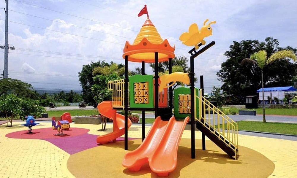 Los Amigos park opens to public