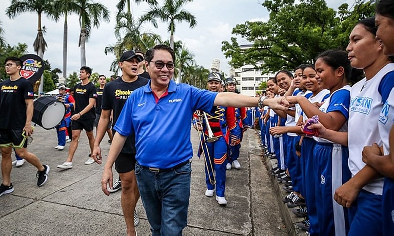 Chooks-to-Go's Ronald Mascariñas donates P1.2M, sports equipment to ...