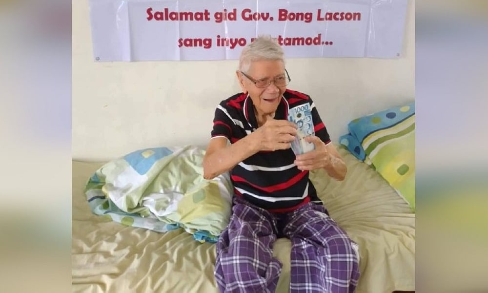 8 WWII veterans get financial aid