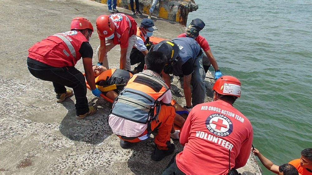 Coast guard conducts search, rescue simulation