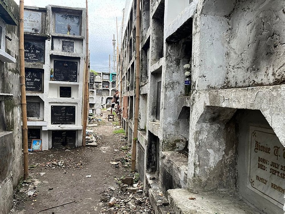 Central Visayas police: Drunken persons not allowed inside cemeteries