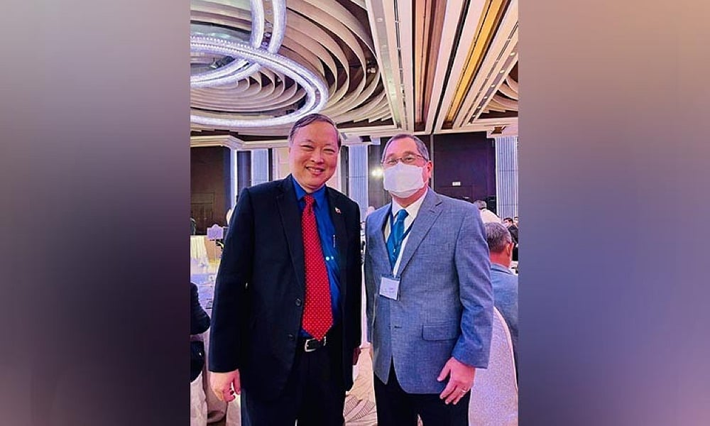 Bago City mayor attends ICT summit