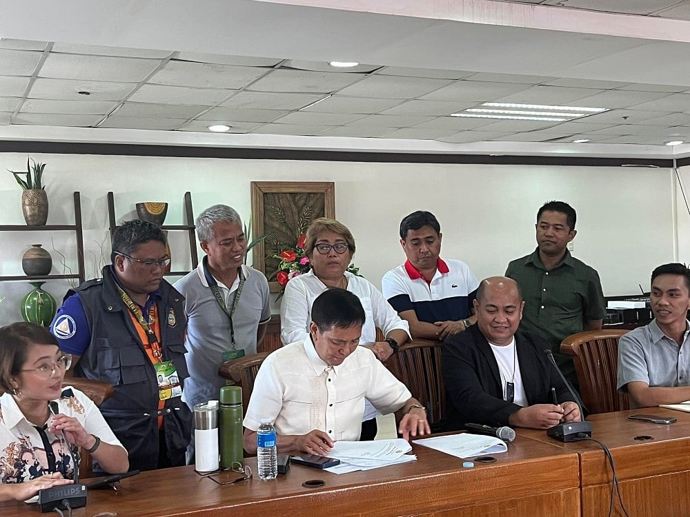 Mayor Rama wages war against landslide, signs EO 13