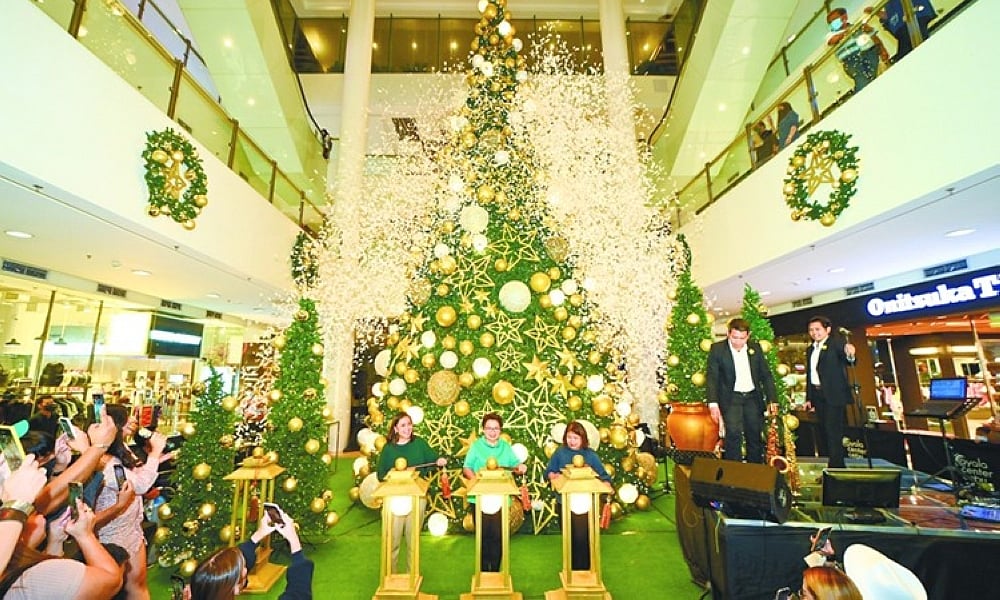 Ayala Center Cebu kicks off holiday season with tree lighting