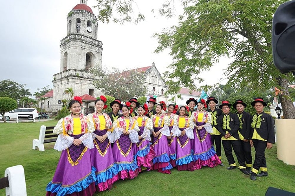 400 join Suroy-Suroy Sugbo amid downpour