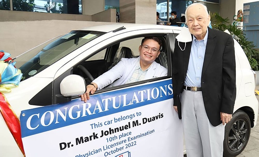 Atty. Go mitunol sa bag-ong awto ngadto kang Dr. Duavis