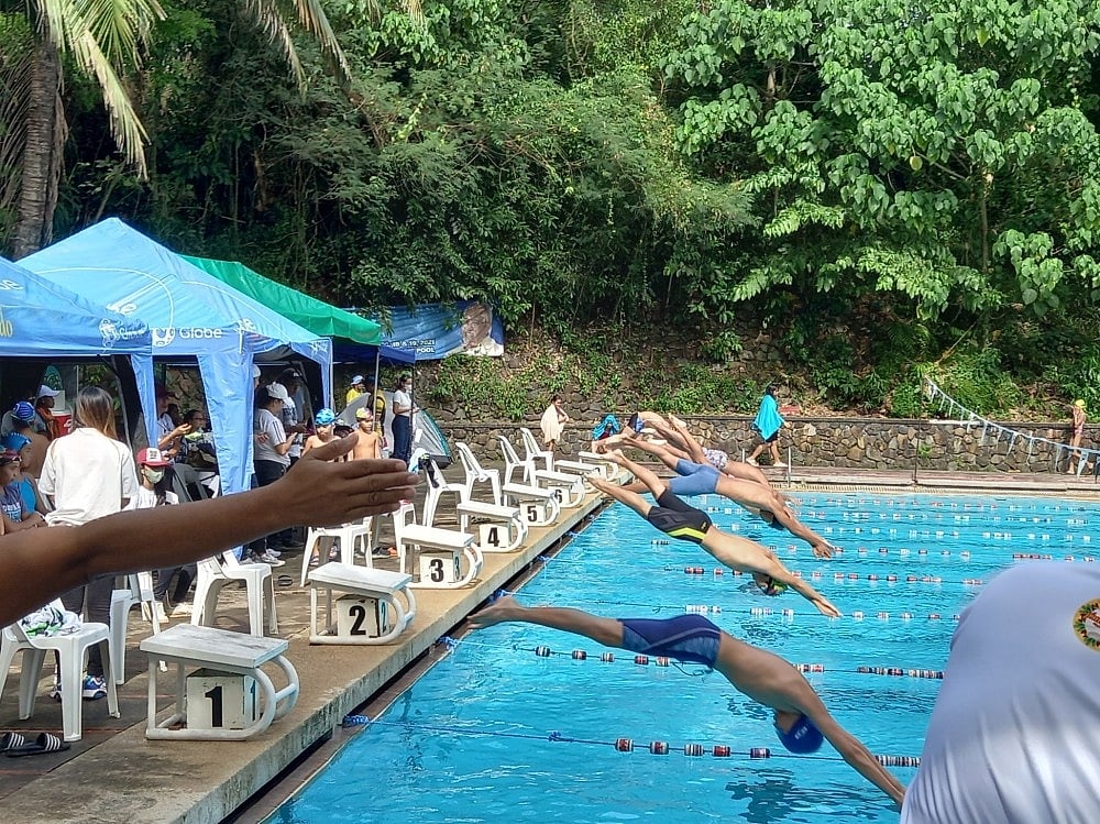 Bacolod swimmers triumphs at the 'Abanse Negrense' swimming tourney northern eliminations