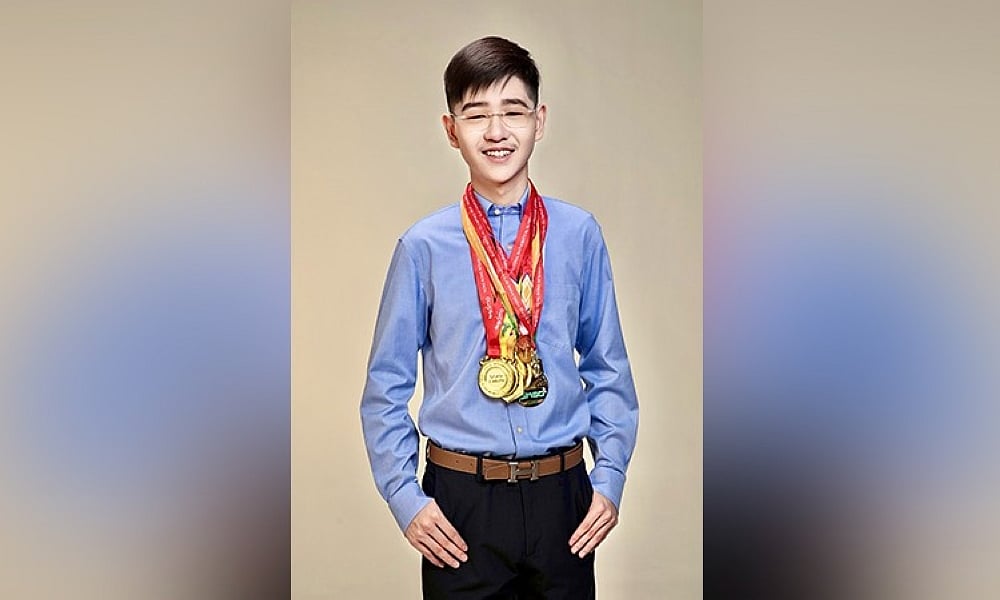 Child prodigy shares story of success, persistence