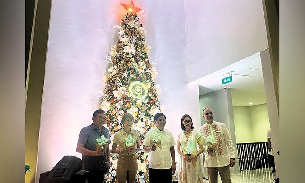 Sheraton Cebu Mactan Resort celebrates first Christmas tree lighting