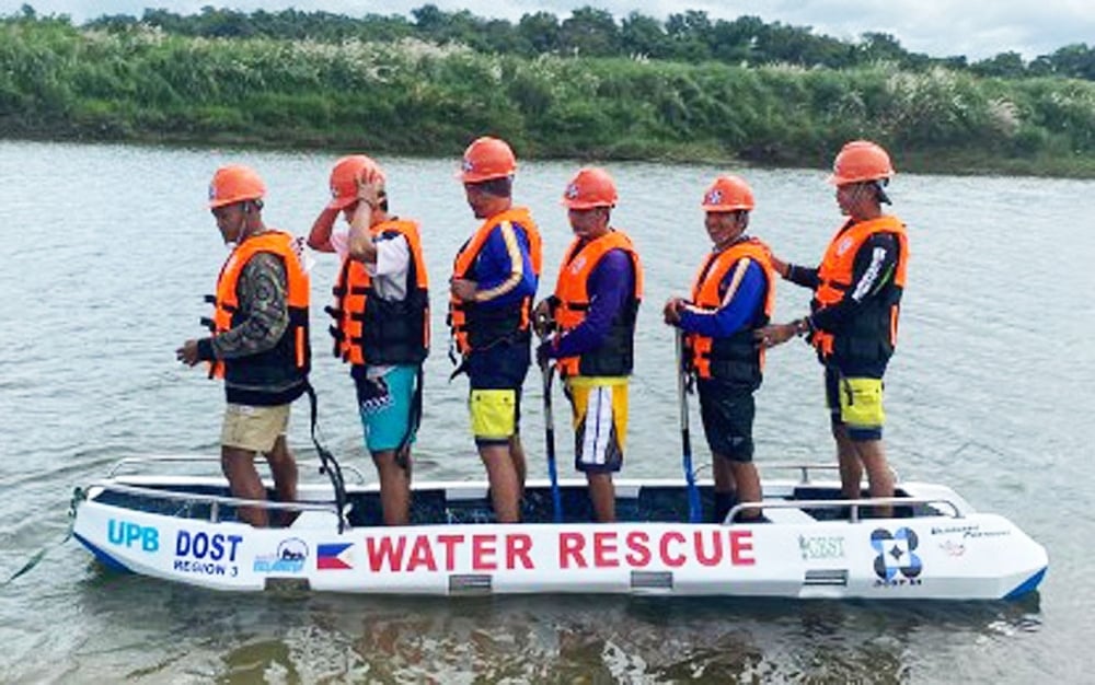 NE LGUs receive unsinkable boats