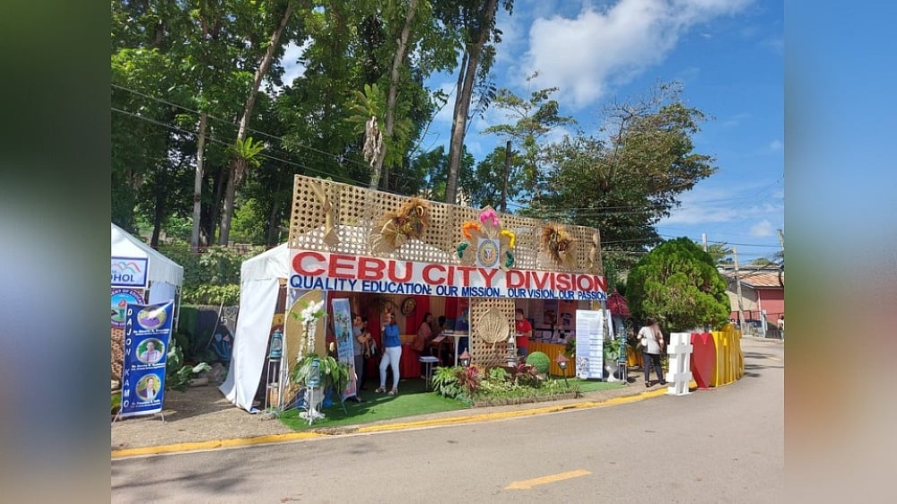 DepEd-7 School Divisions showcase best practices in ManCom exhibit