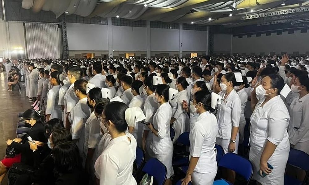 Grupo sa mga nurse misuporta sa balaudnon sa entry nga suweldo