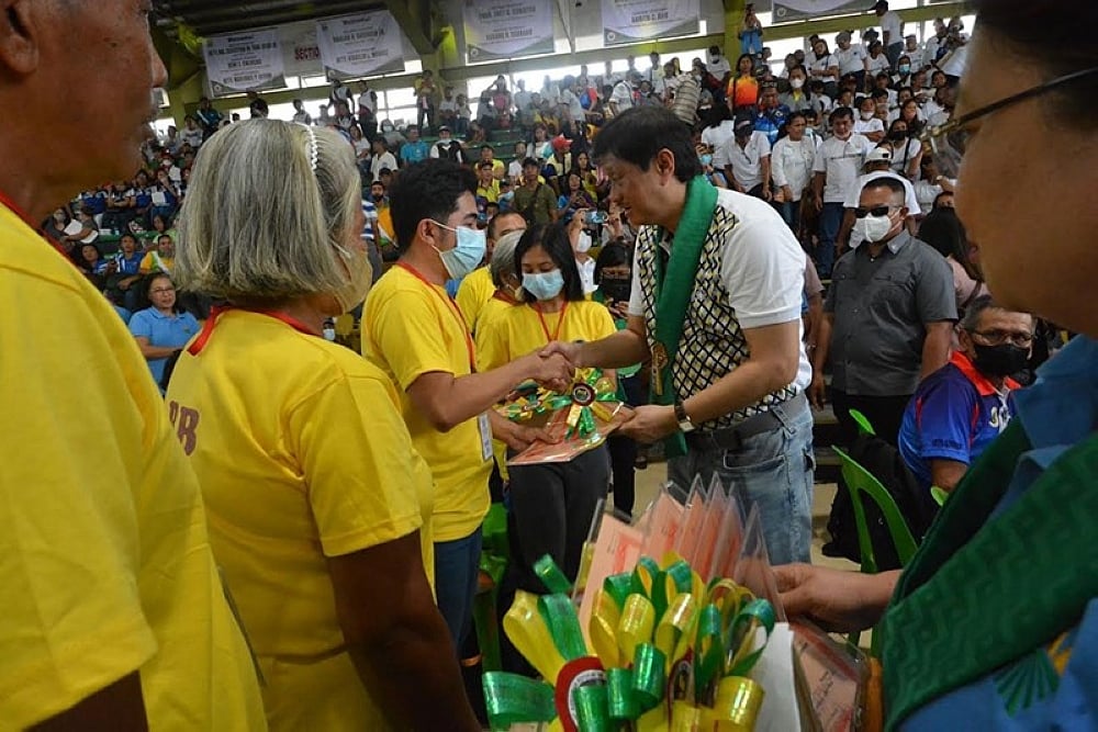 1,500 Western Visayas ARBs receive land titles from DAR