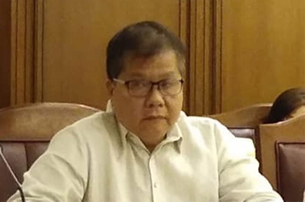 Calderon votes to amend 1987 Constitution