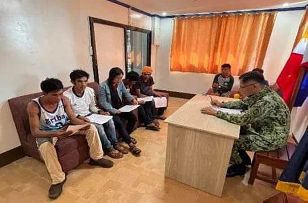 5 NPA rebels surrender