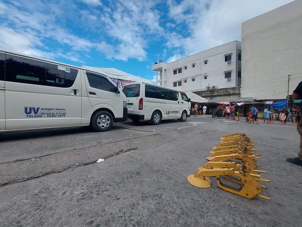Displaced v-hire drivers, operators want to transfer to South Bus Terminal