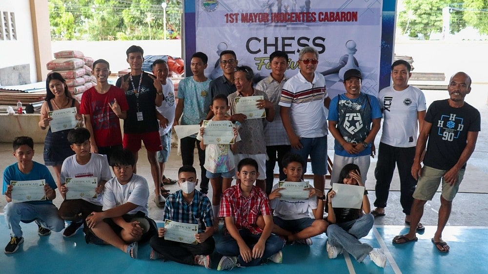 Yosores, Tejo rule Moalboal chessfest