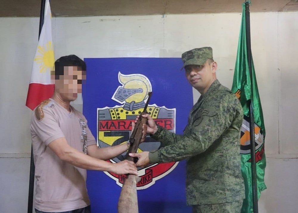 4 NPA rebels surrender in Surigao del Sur