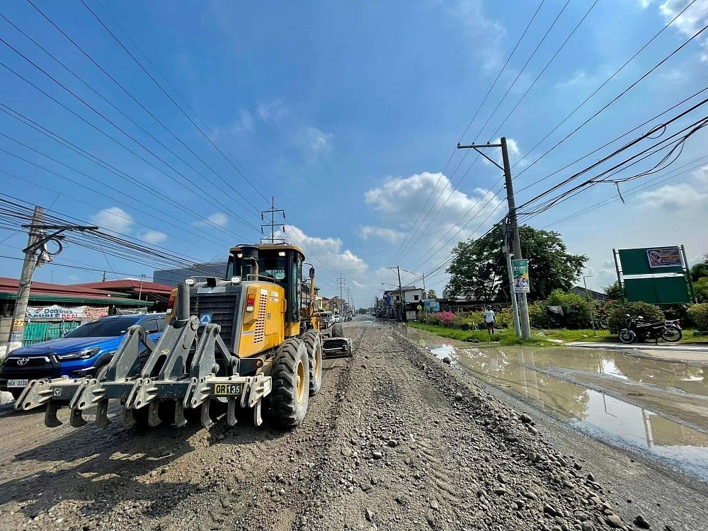 Apalit mayor asks DPWH to repair dilapidated road